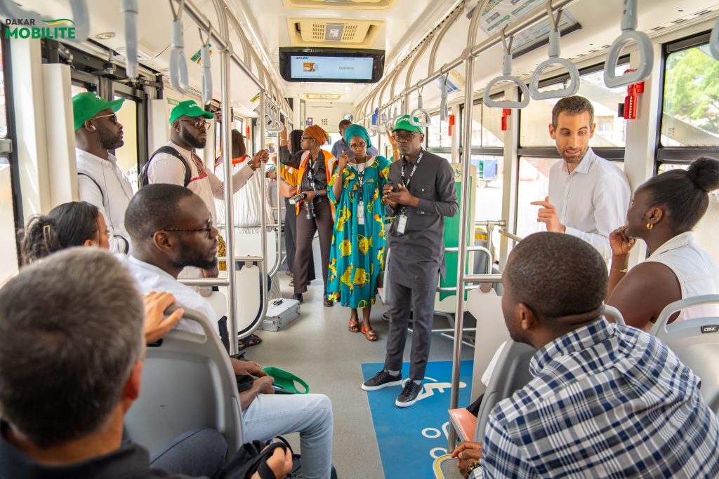 Meridiam Afrique en immersion dans le projet BRT avec Dakar Mobilité - Sunu BRT - Bus Rapid ...
